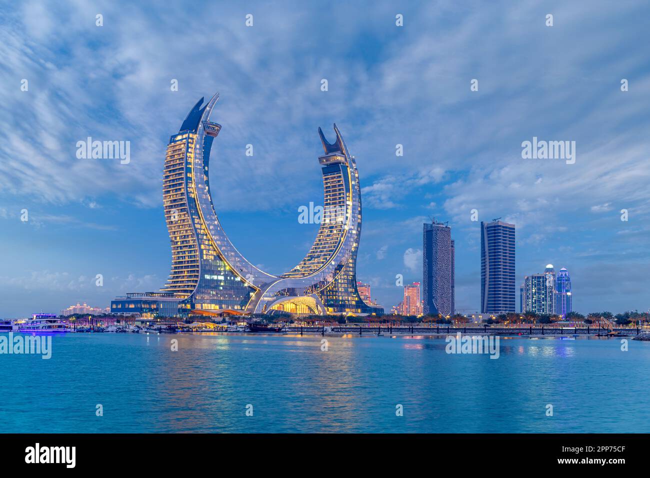 Fairmont doha Banque de photographies et d’images à haute résolution ...