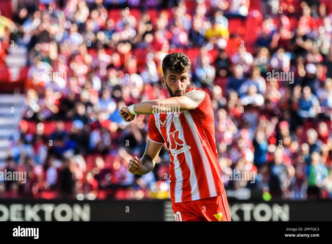 22 avril 2023: ALMERIA, ESPAGNE - AVRIL 22: Alex Centelles de UD ...