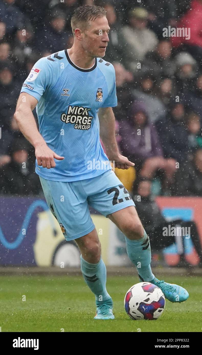 PLYMOUTH, ANGLETERRE - AVRIL 22 : Michael Morrison de Cambridge pendant ...