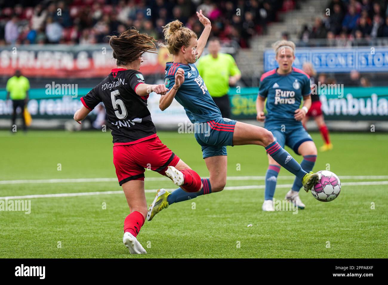 Rotterdam, pays-Bas. 23rd avril 2023. Rotterdam - Yentl van Goch de l ...