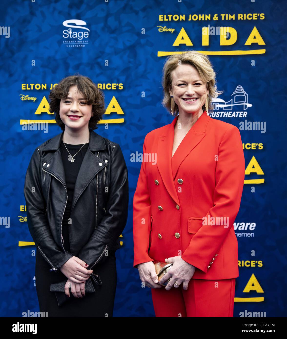SCHEVENINGEN - Afke sur le tapis rouge lors de la première mondiale de ... SCHEVENINGEN - Afke sur le tapis rouge lors de la première mondiale de ...