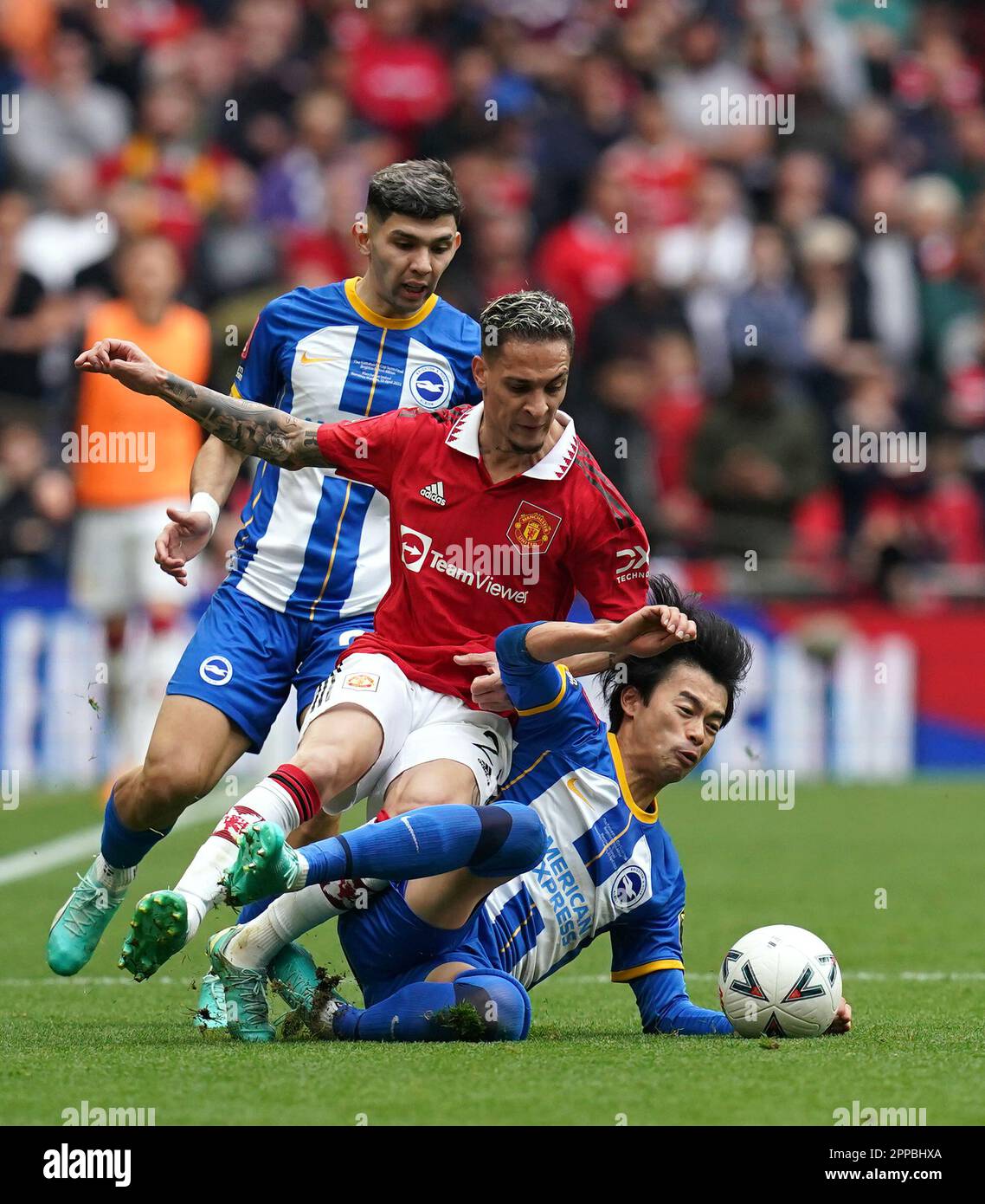 Antony de Manchester United est en collision avec Brighton et Kaoru ...