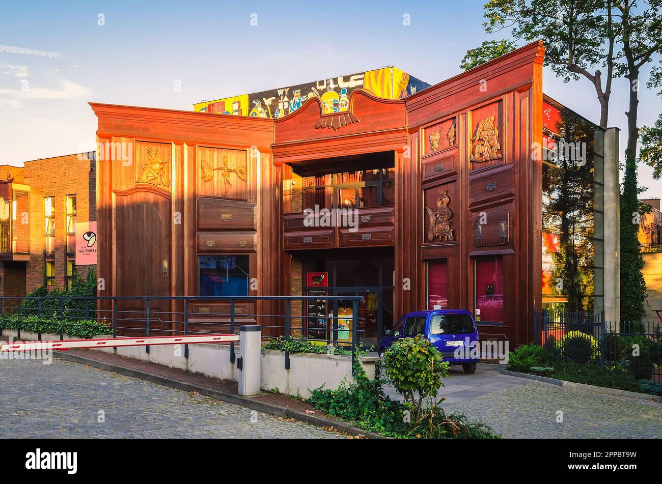 Torun, Pologne - 17 septembre 2014: Théâtre dans la vieille ville de ...