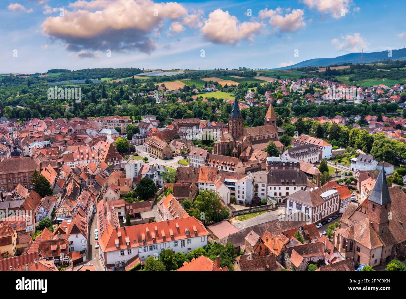 Wissembourg (Weißenburg) ville d'Alsace, France. Centre historique de ...