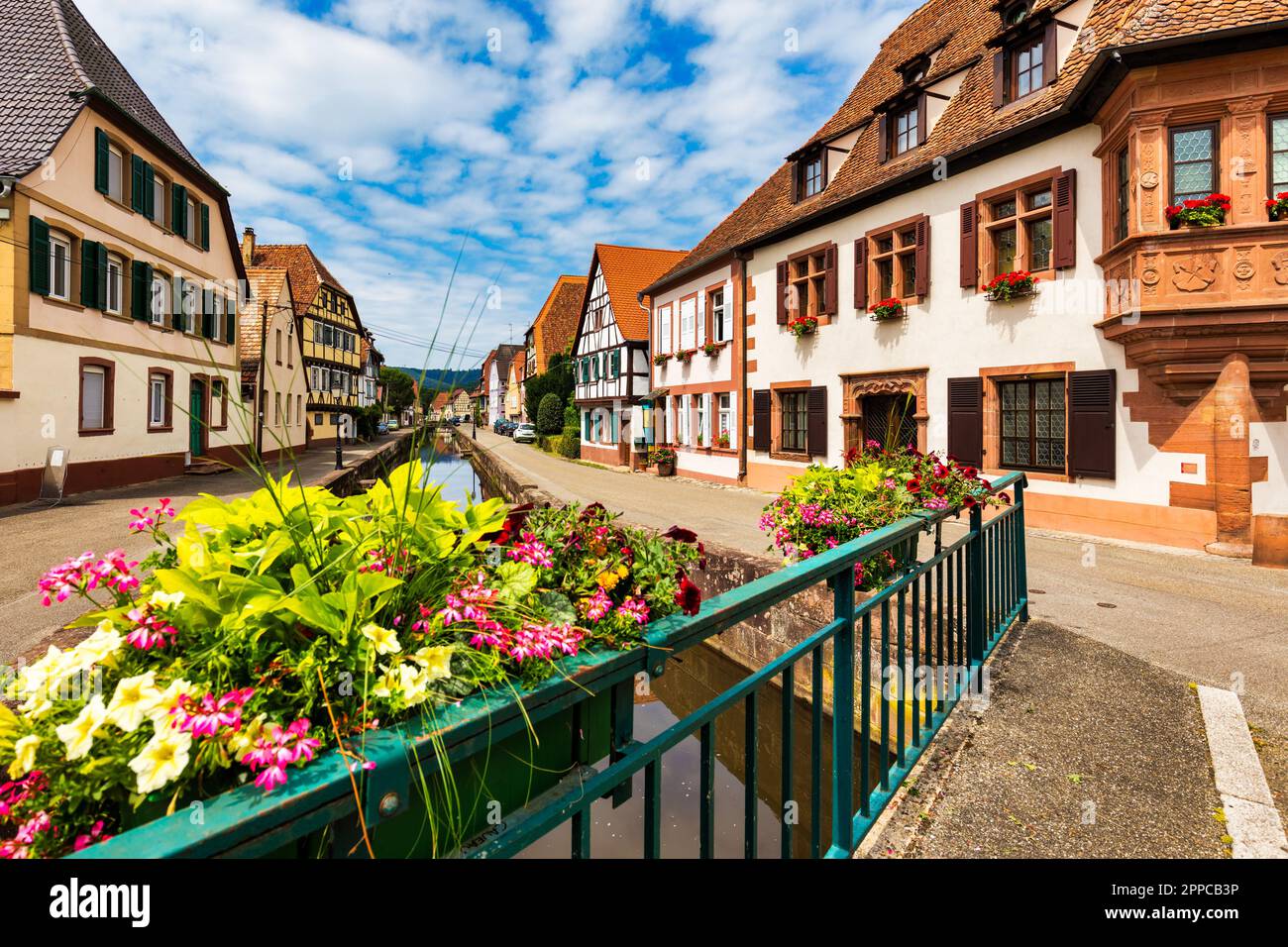 Wissembourg (Weißenburg) ville d'Alsace, France. Centre historique de ...