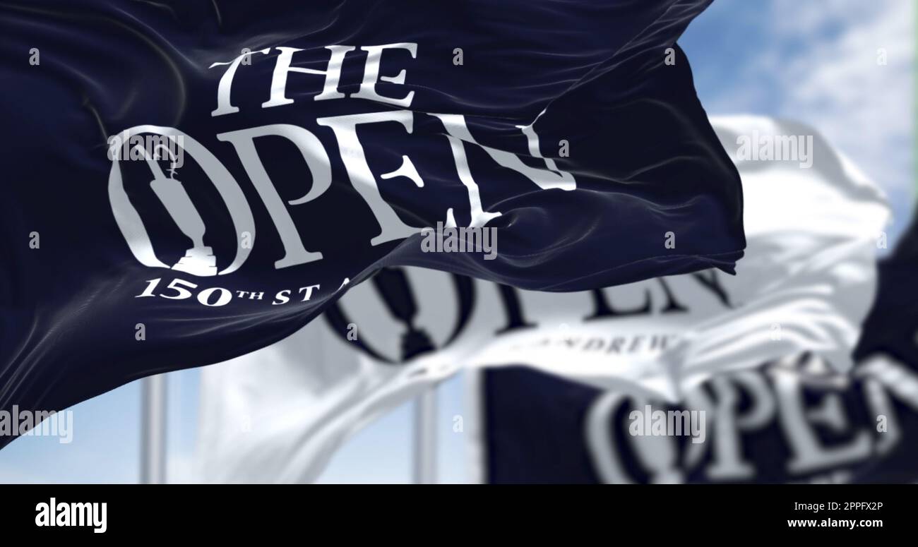 Trois drapeaux avec le logo de la 150e The Open Golf Championship ...