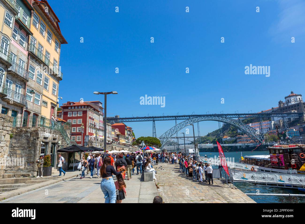 Rive du fleuve douro Banque de photographies et d’images à haute ...