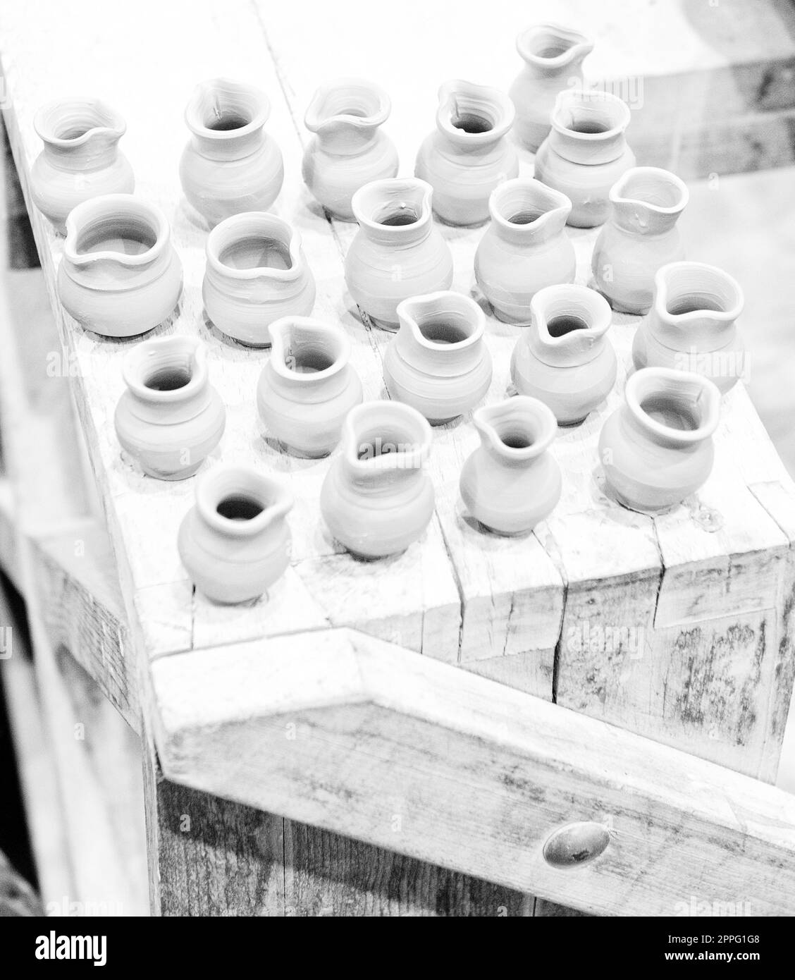 Potier au travail dans son atelier Banque de photographies et d’images ...