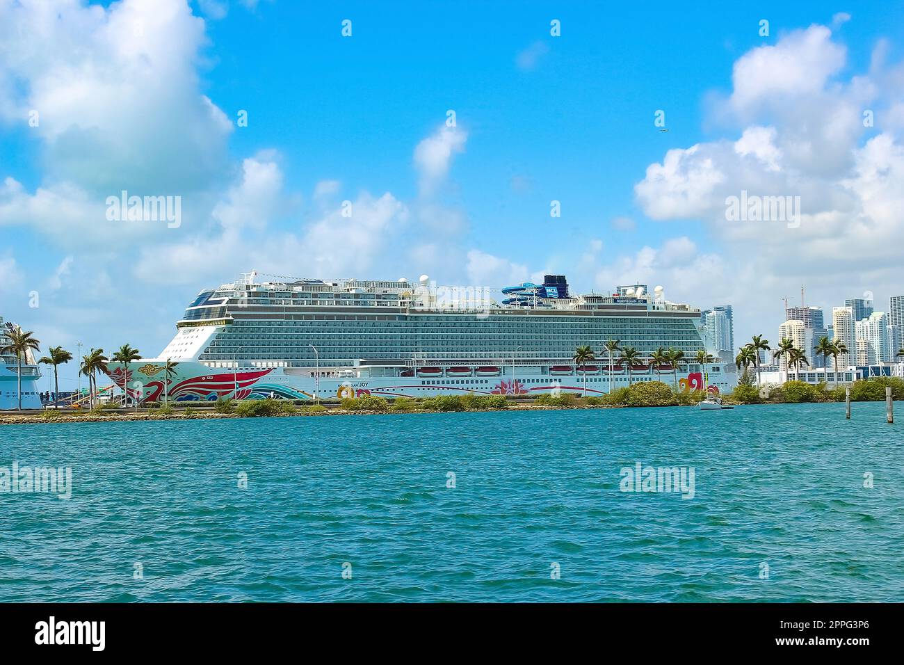 Port de Miami avec des navires de croisière Norwegian Joy. Miami est un ...