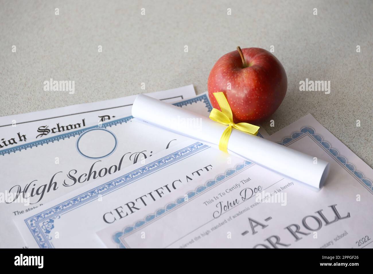 Une reconnaissance de rouleau d'honneur, certificat de réussite et diplôme d'études secondaires ...