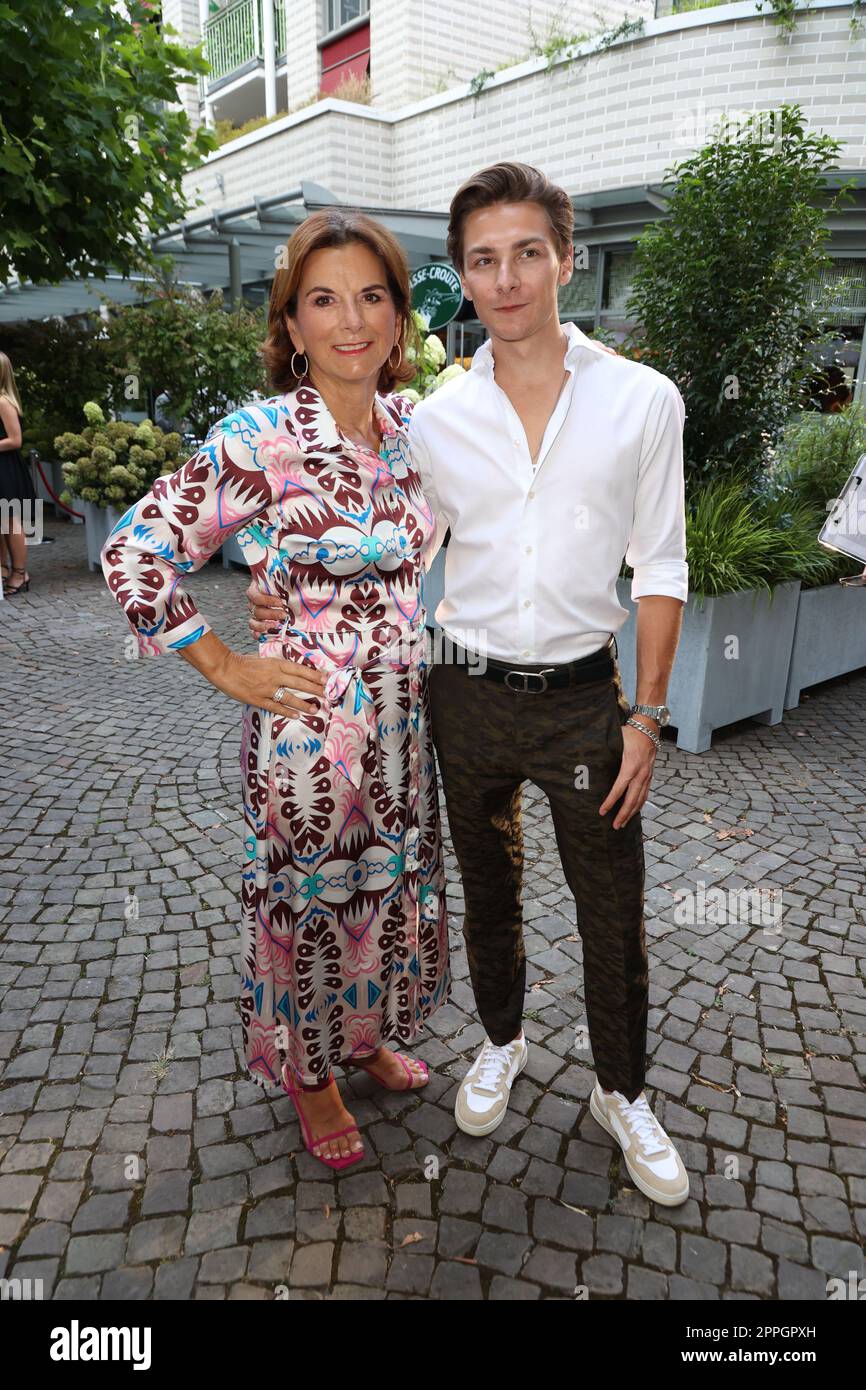 Max Suhr, Claudia Obert, Re-Opening Party des restaurants casse-Croute ...