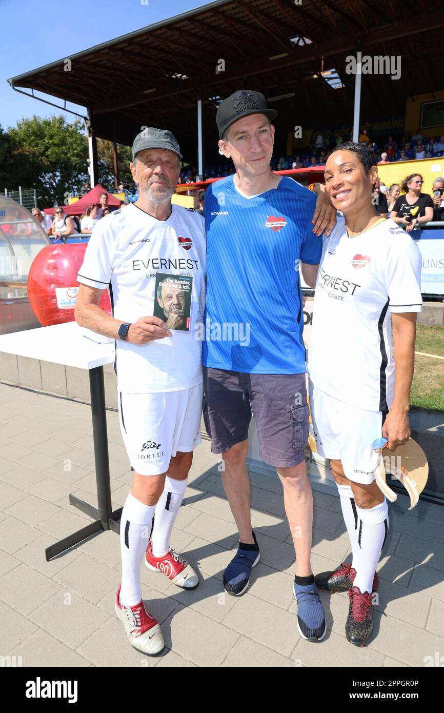 Rolf Fuhrmann, Steffen Hallaschka, Annabelle Mandeng, Kicken mit Herz ...