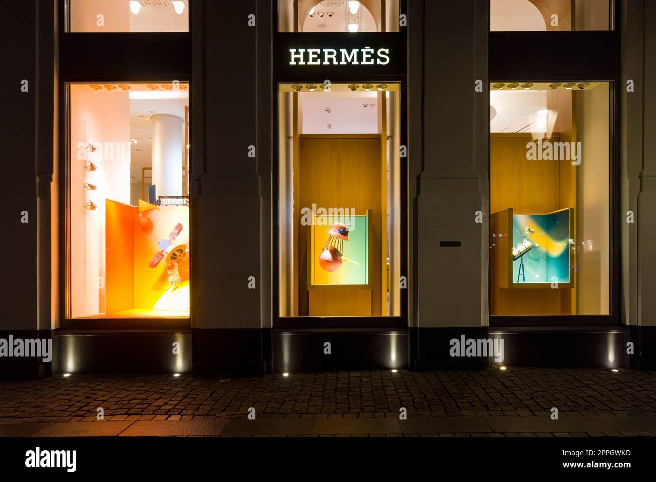 Hermés shop city Banque de photographies et d’images à haute résolution ...