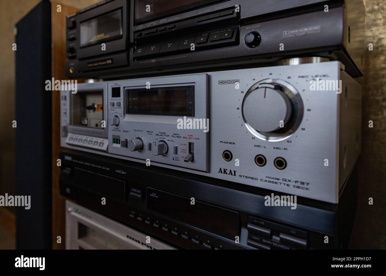 Stereo deck system Banque de photographies et d’images à haute résolution - Alamy
