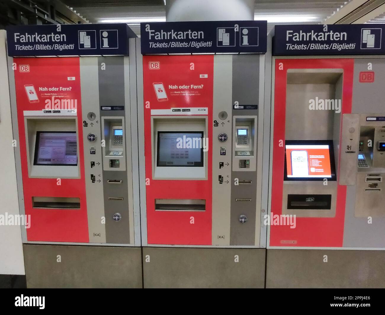 Vente de billets de gare Banque de photographies et d’images à haute ...