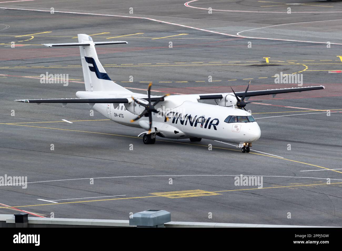 Avion atr 72 Banque de photographies et d’images à haute résolution - Alamy