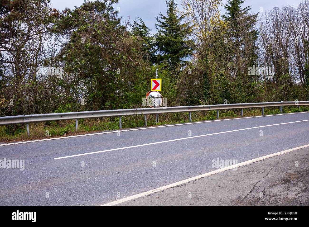 Panneau routier courbe Banque de photographies et d’images à haute ...