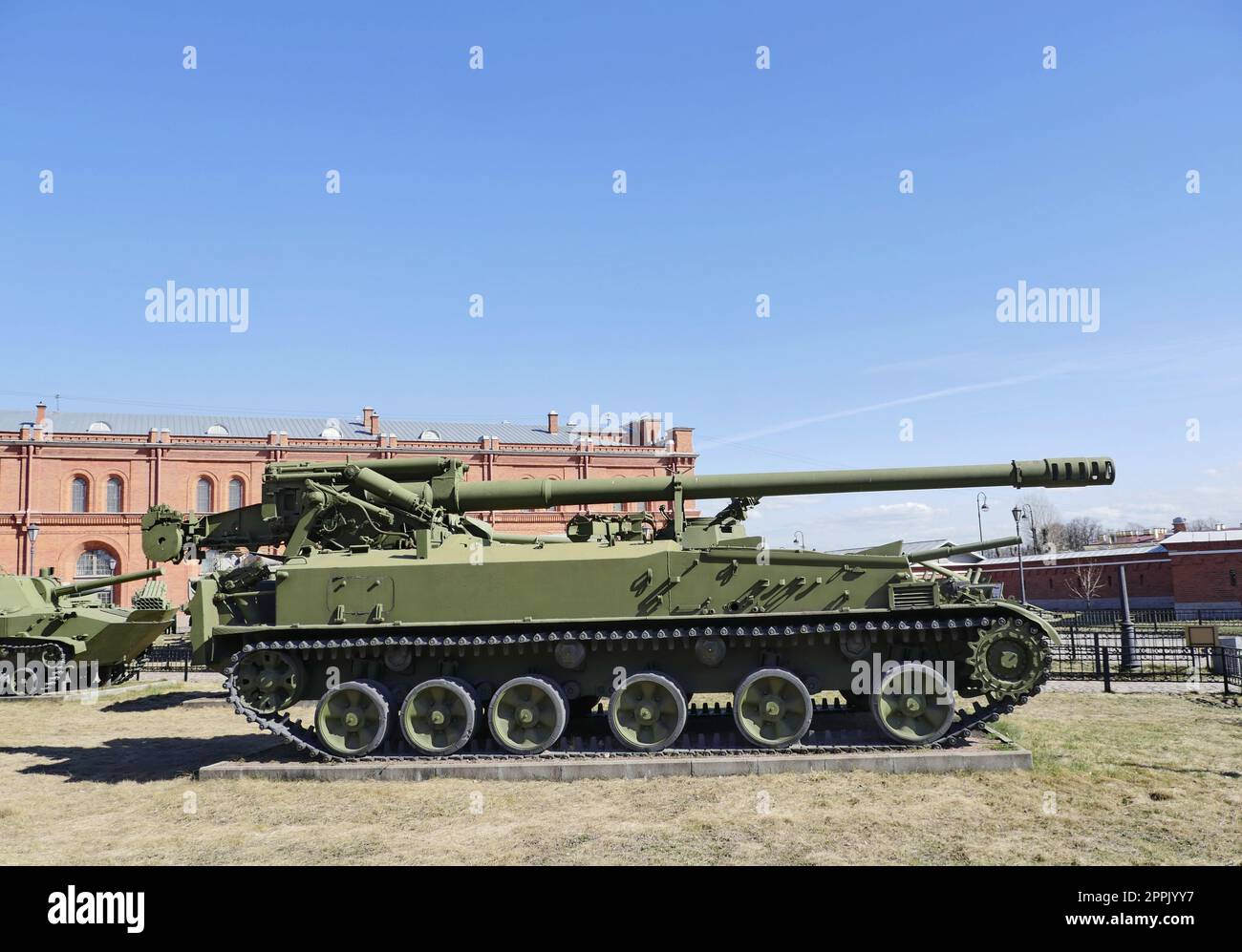 Obusier automoteur de 152 mm Banque de photographies et d’images à haute résolution - Alamy