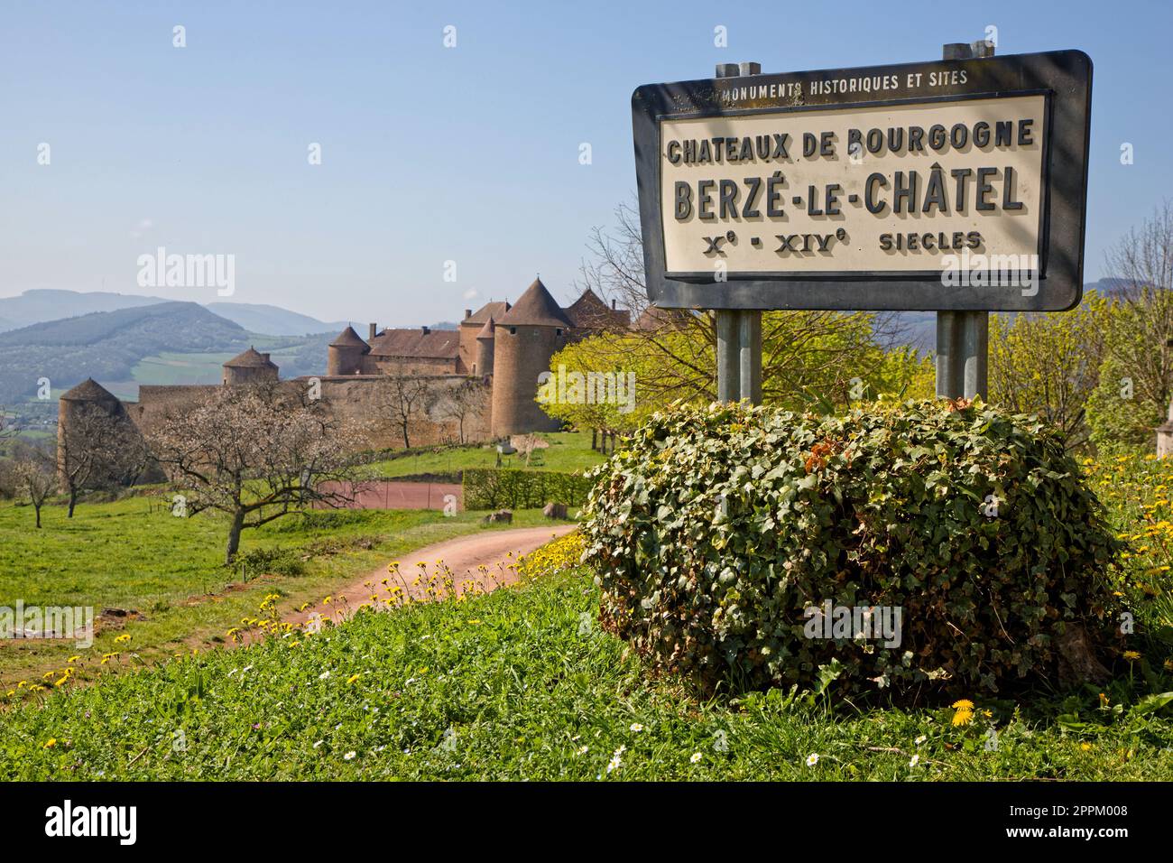 Le château de Berzé, ou forteresse de Berzé-le-Châtel, est un château ...