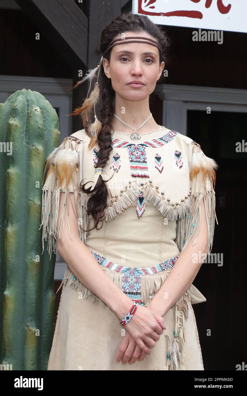 Nadine Menz, Cast Presentation pour la saison 2023 du Karl May Festival ...