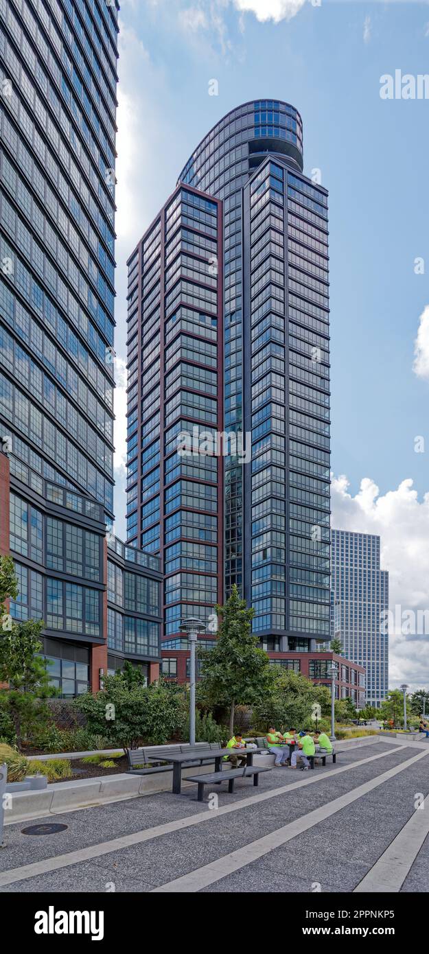 Two Blue Slip est une tour en briques et en verre recouverte de ...