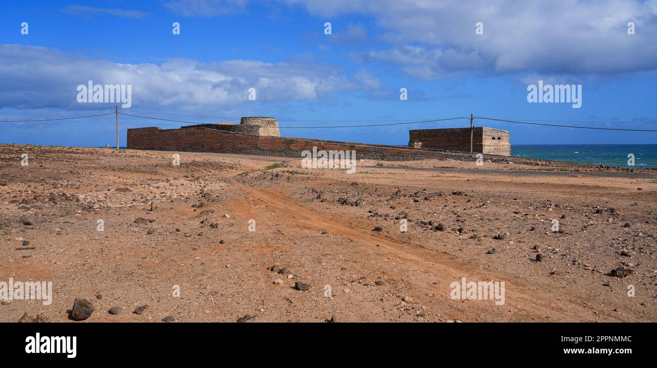 Ruines abandonnées des fours à chaux de la hondura, au nord de la ...