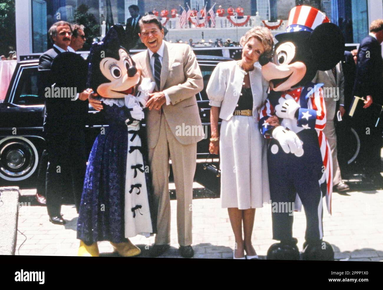 Micky and minnie Banque de photographies et d’images à haute résolution ...