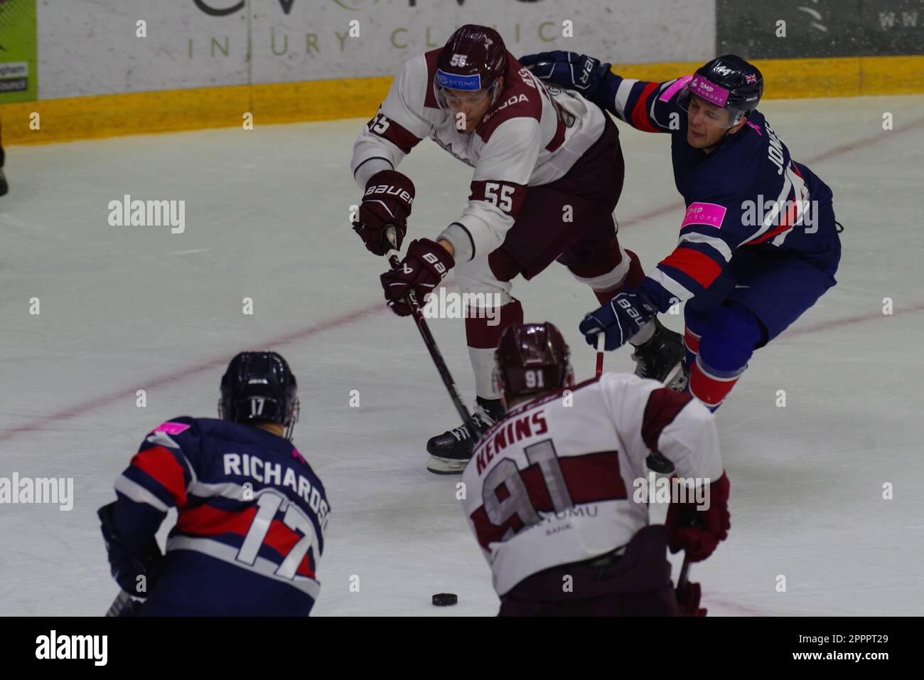 Nottingham, Angleterre, le 22 avril 2023. Roberts Mamcics jouant pour ...