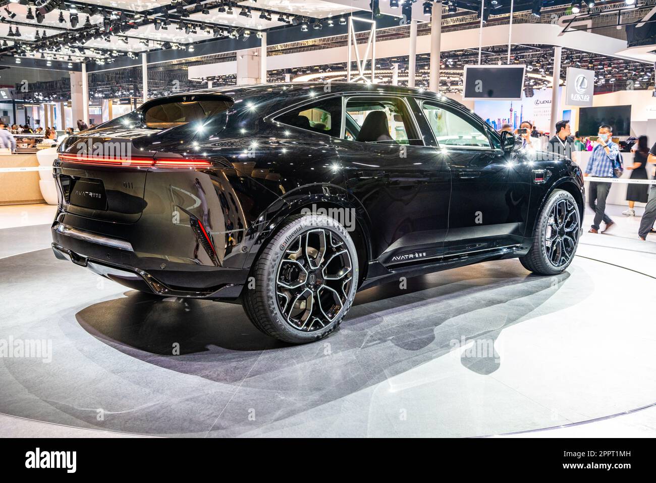 Le vus électrique Avatr 11 MMW est exposé au salon de l'auto de ...