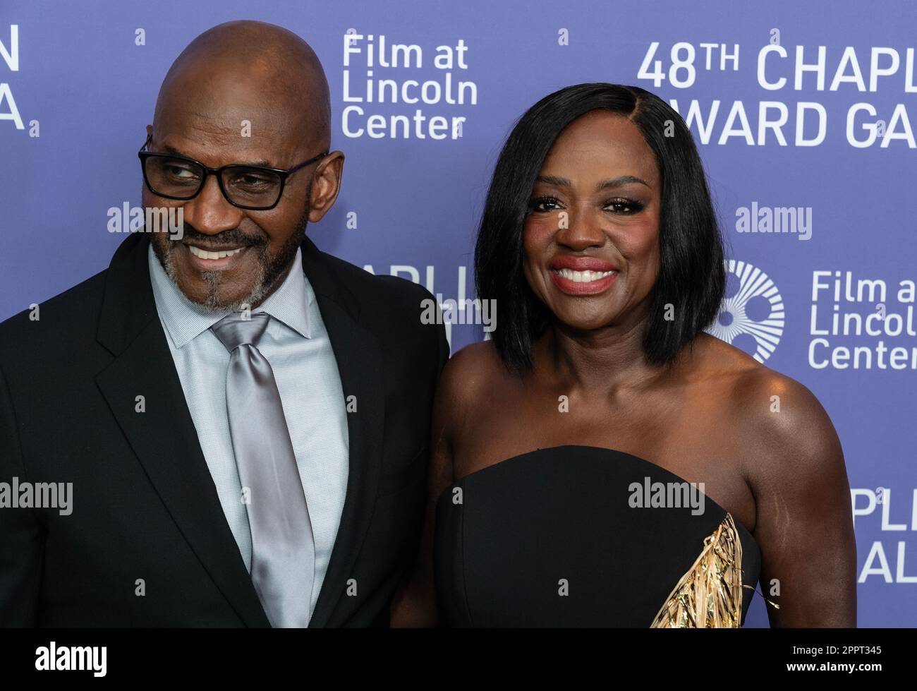 Julius Tennon et Viola Davis portant une robe de Jason Wu assistent au ...