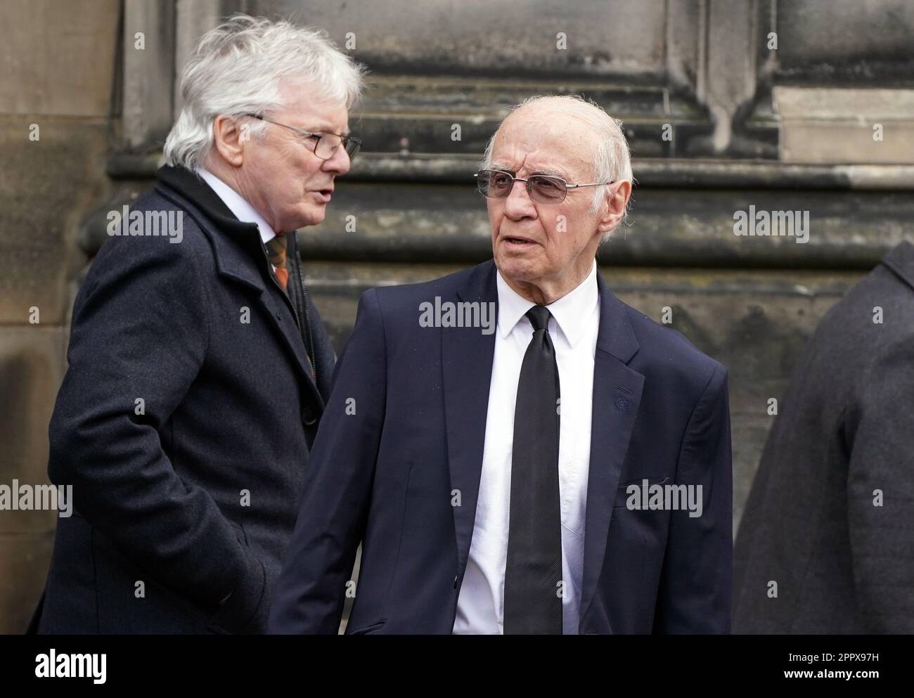 L'ancien joueur des Rangers Willie Henderson, après un service ...