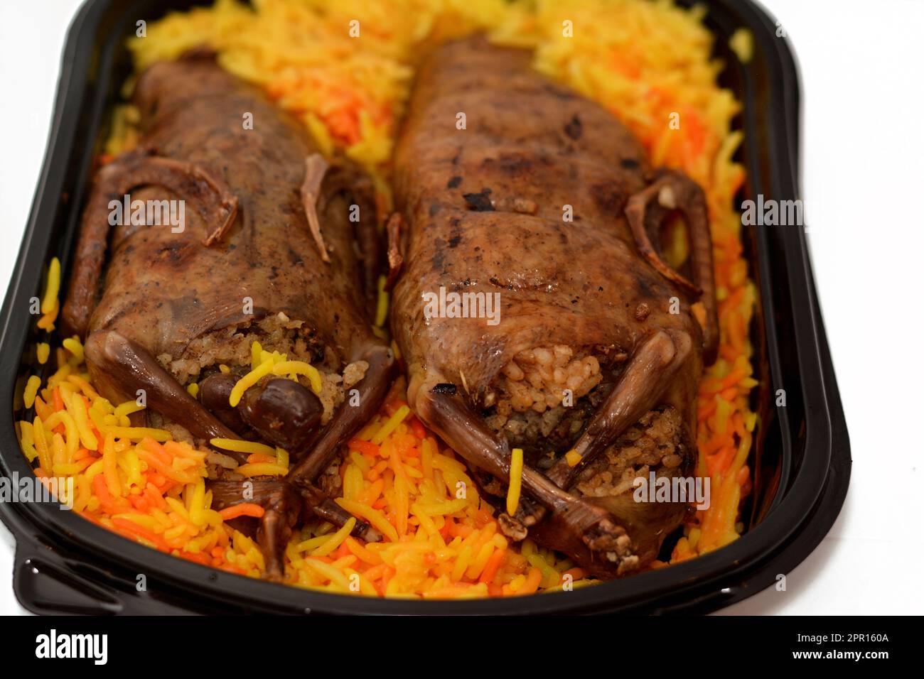 Egyptian stuffed pigeon with wheat Banque de photographies et d’images ...