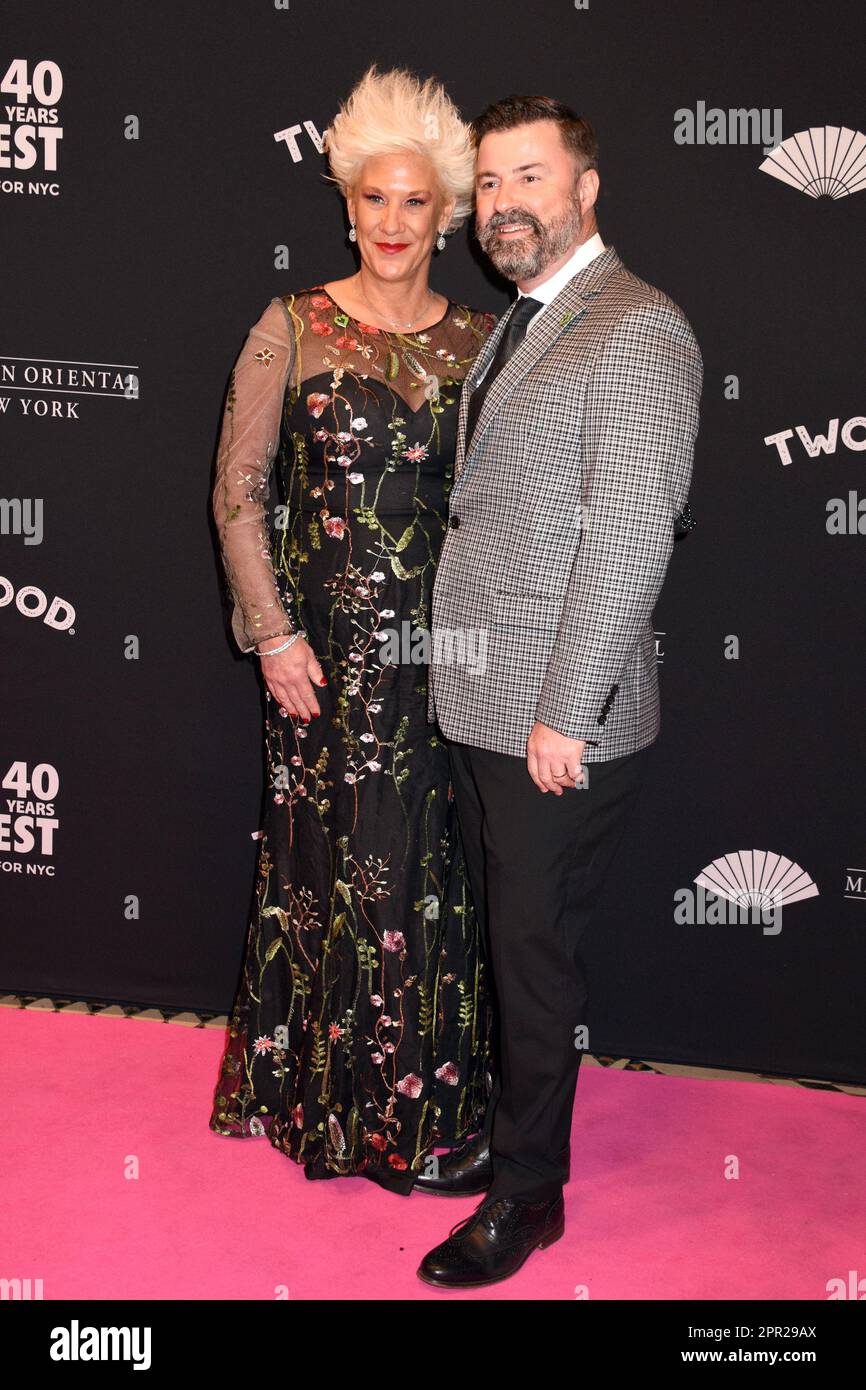 New York, NY, États-Unis. 25th avril 2023. Anne Burrell et Stuart ...