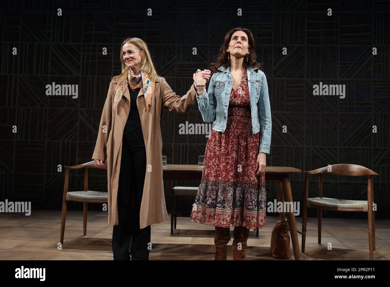 Jessica hechtlaura linney Banque de photographies et d’images à haute ...