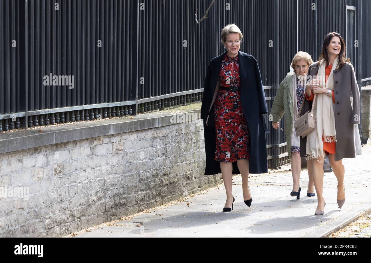 La reine Mathilde de Belgique, son conseiller Machteld Fostier et ...
