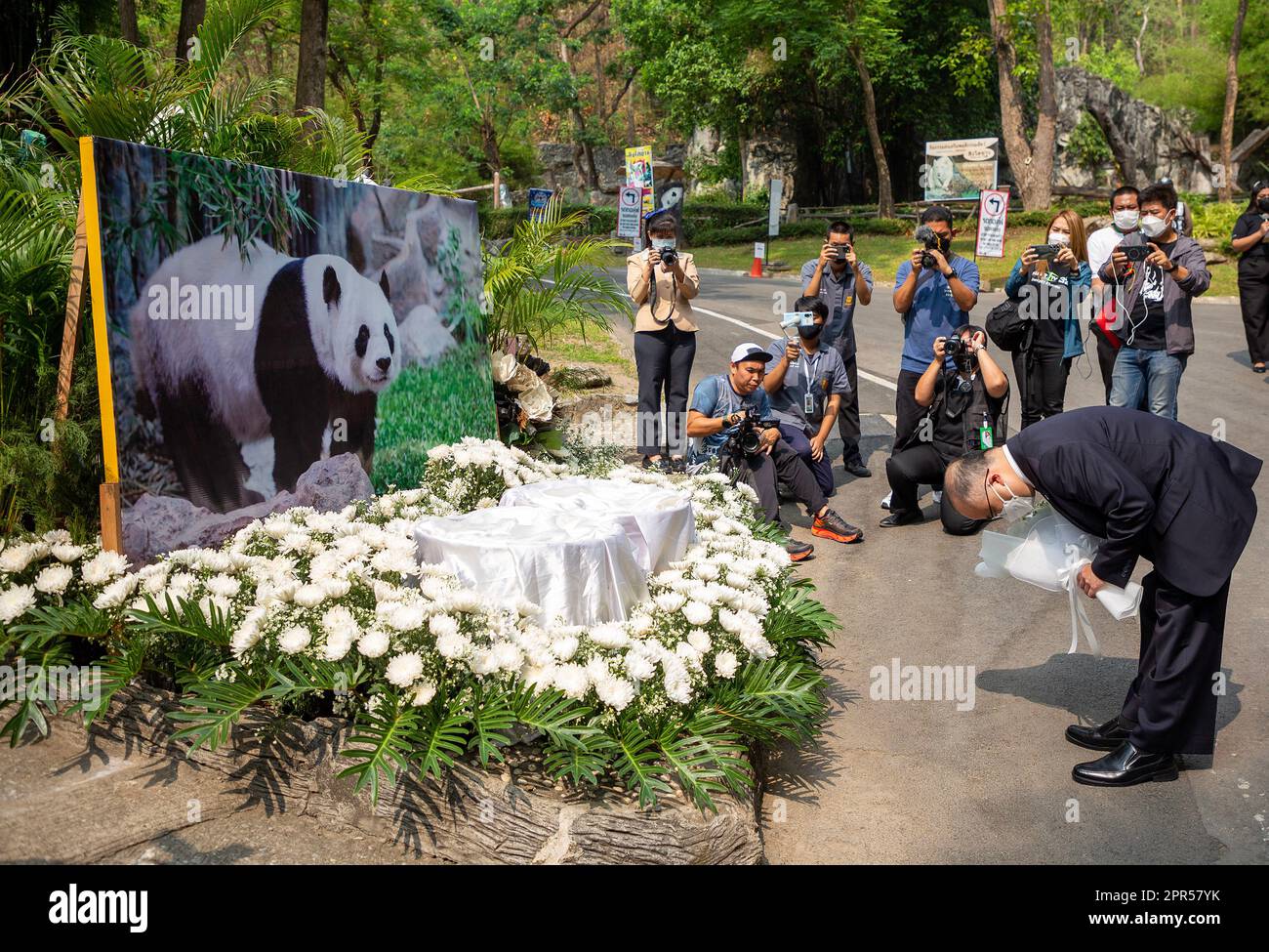 Chiang Mai, Thaïlande. 26th avril 2023. M. Wu Zhiwu, consul général de ...