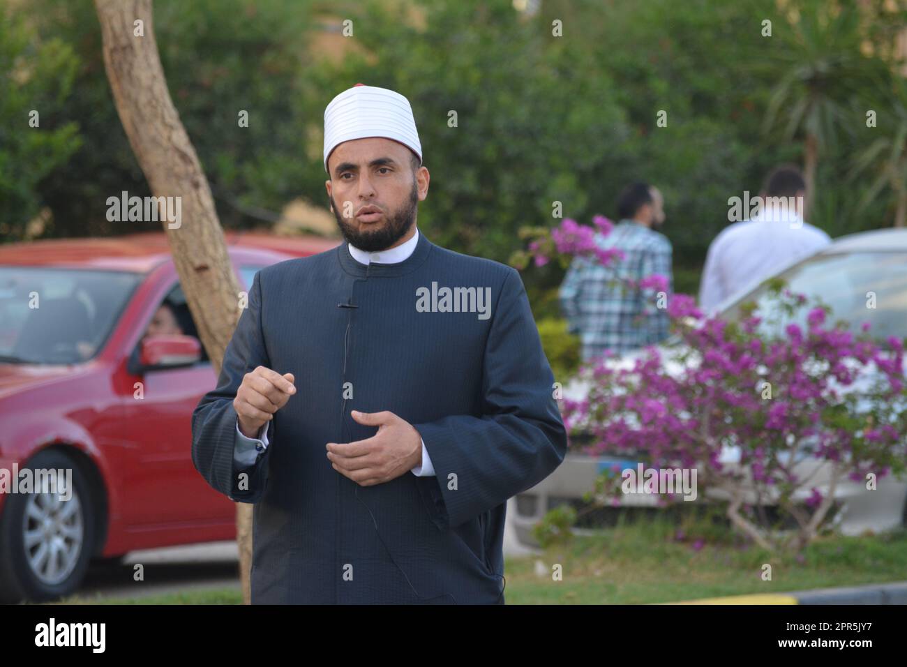 Le Caire, l'Egypte, le 21 avril 2023: Un imam prédicateur de mosquée ...