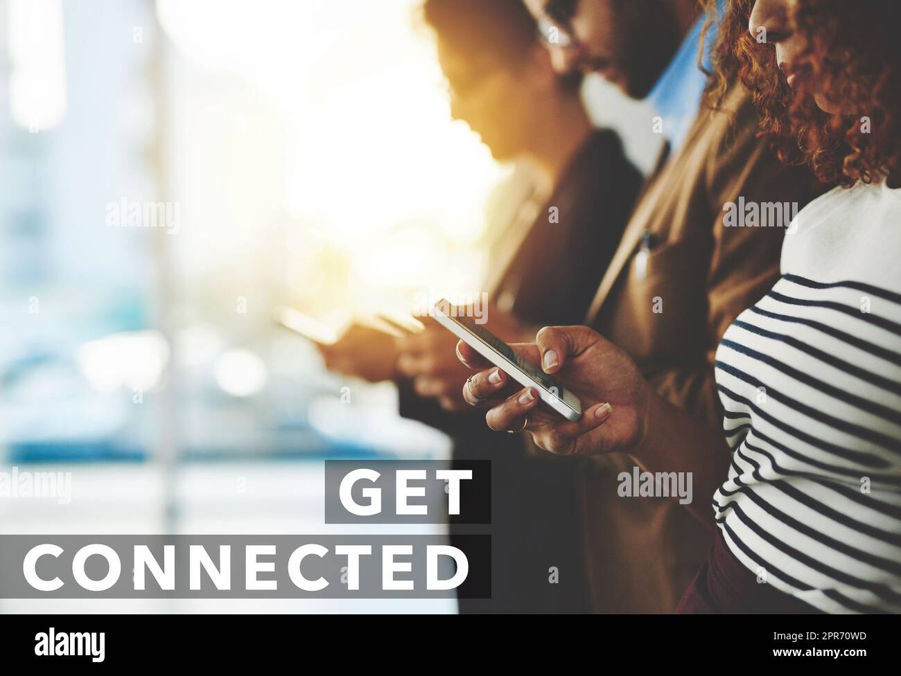 Connectez-vous pour la vente. Prise de vue d'un homme d'affaires ... Connectez-vous pour la vente. Prise de vue d'un homme d'affaires ...