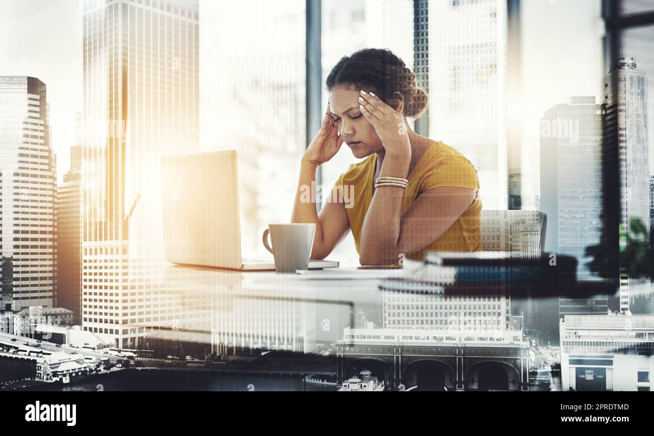Le stress et la tension sont de plus en plus trop à gérer. Un jeune ...