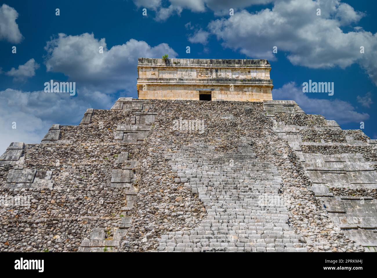 Pyramide du Temple de Kukulcan El Castillo, Chichen Itza, Yucatan, Mexique, civilisation maya ...
