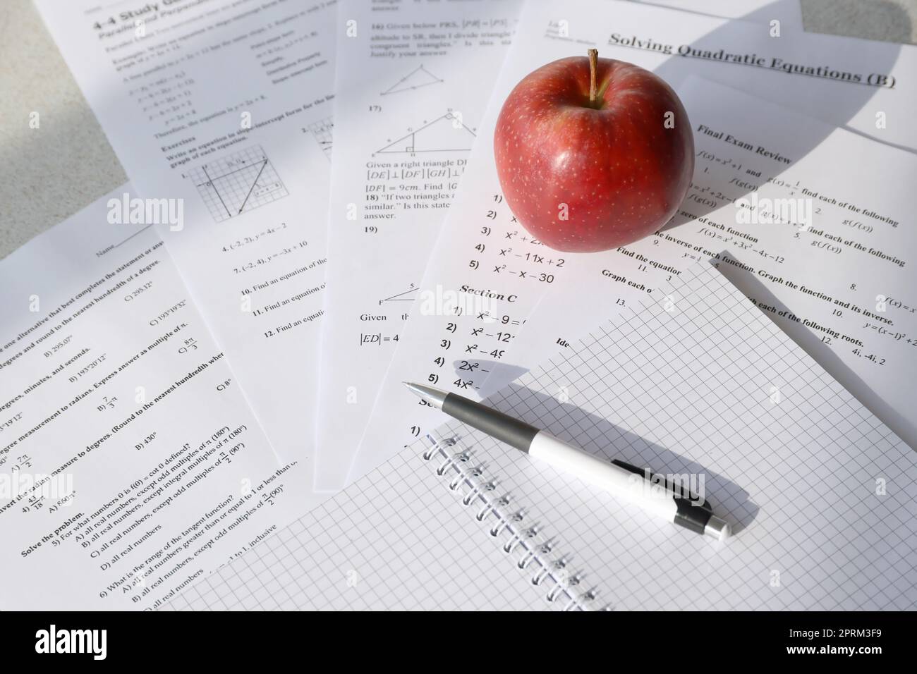 Écriture des mathématiques équation quadratique sur l'examen, la ...