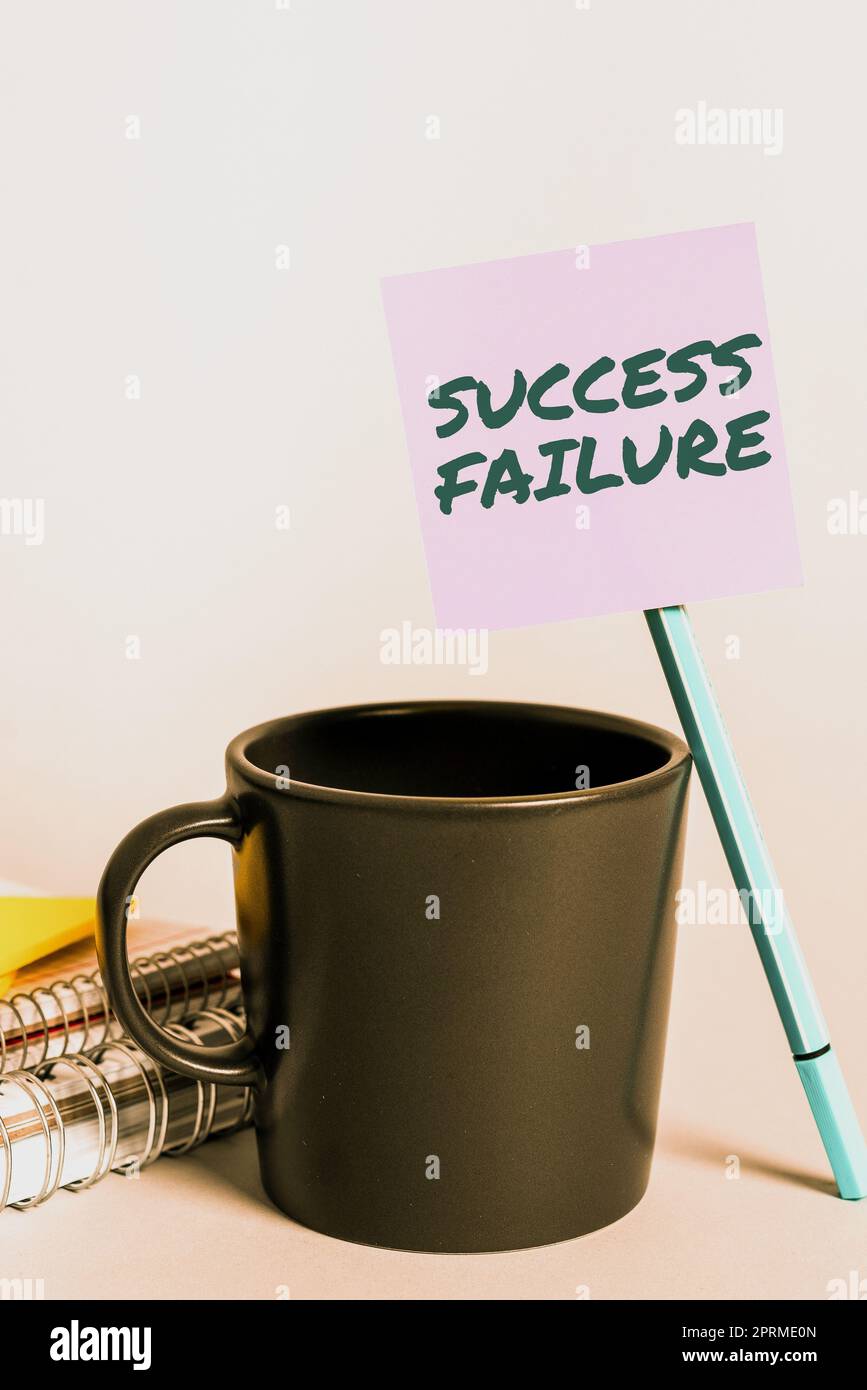Signe de texte montrant l'échec de réussite, concept signifiant des ...
