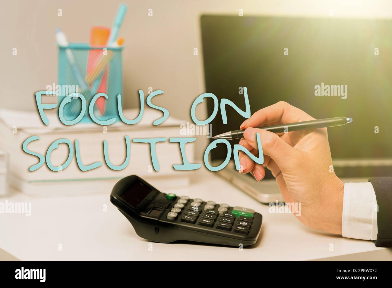 Texte d'écriture Focus sur SolutionGive toute l'attention sur traiter ...