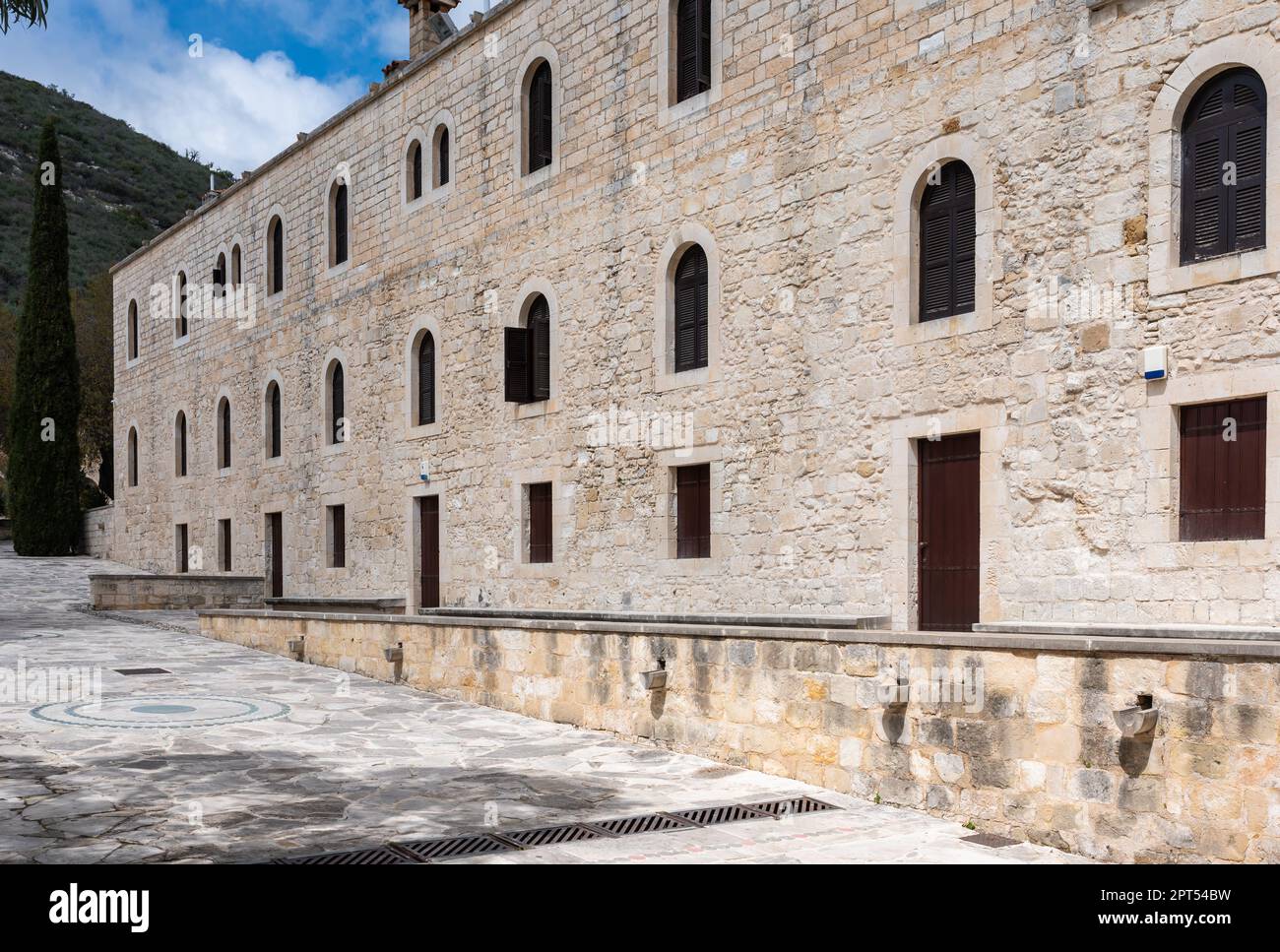 Susuz, Chypre - 27 mars 2023 - façade et fenêtres du monastère Saint ...
