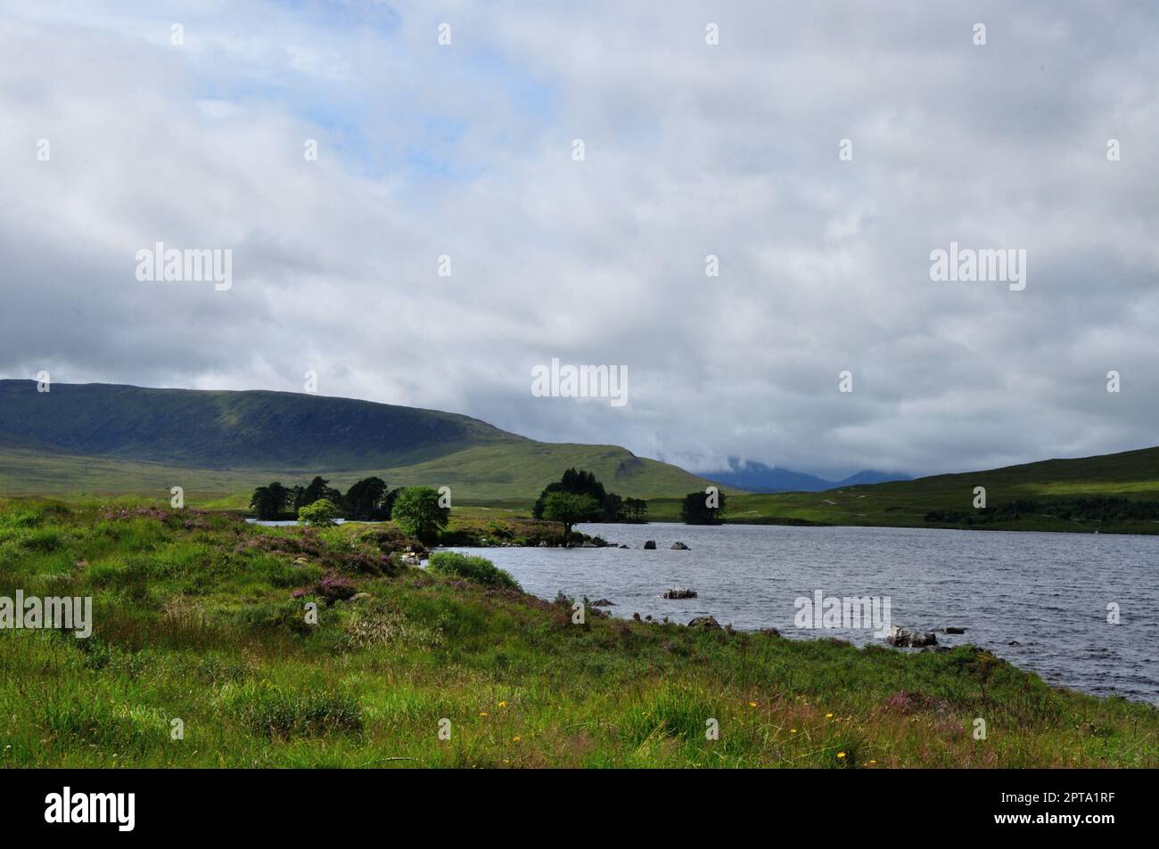 Loch coir a bhric beag Banque de photographies et d’images à haute ...