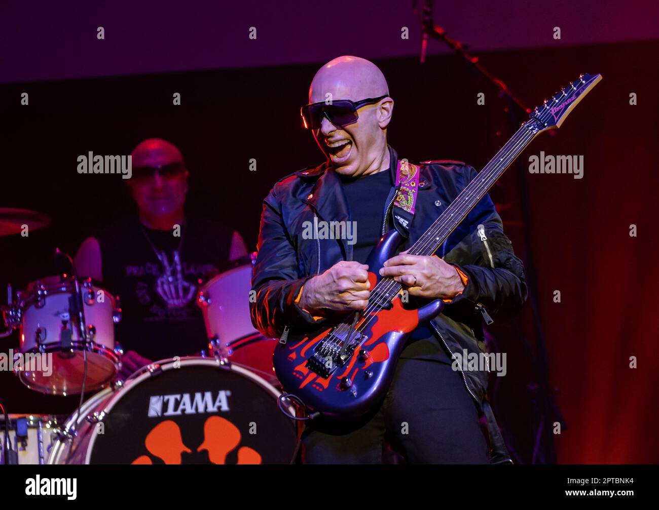 Naples, Italie, 26/04/2023, Joe Satriani au théâtre Augusteo de Naples ...