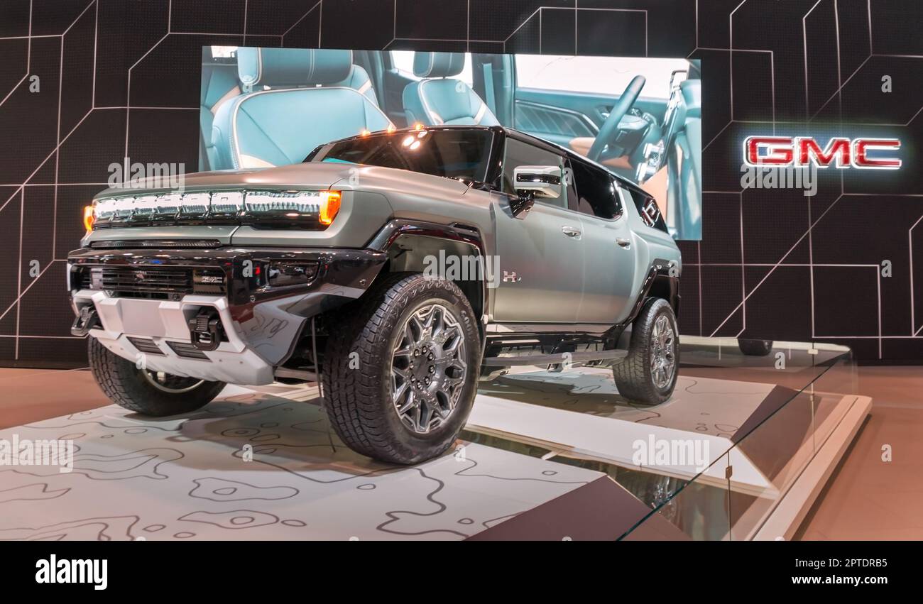 Toronto, Canada - 02 25 2023 : le GMC Hummer EV Battery Electric Full-size SUT est présenté au ...