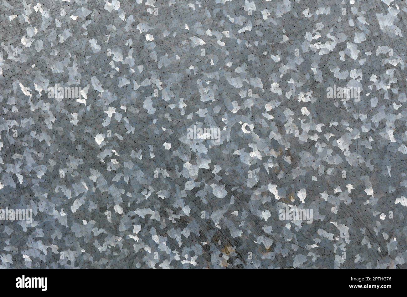 La texture en zinc galvanisé du métal peut être utilisée comme arrière ...