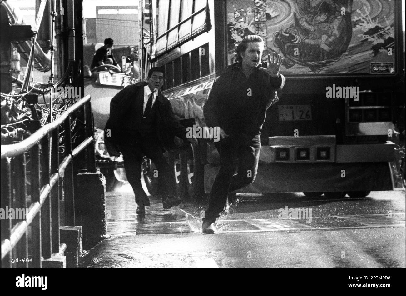 Michael douglas black rain 1989 Banque d'images noir et blanc - Alamy