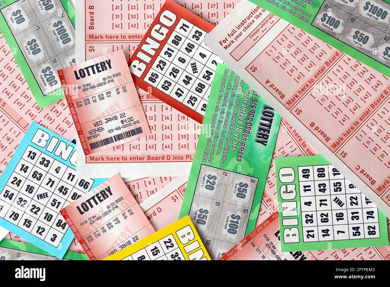 Beaucoup ont utilisé des billets de loterie, des billets avec des ...